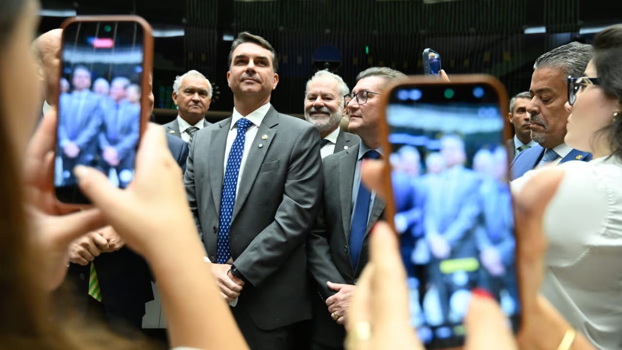 Flávio lança plano de segurança com castração química e presídios no ...